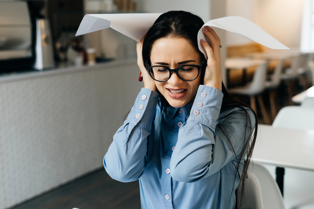 Hrup v pisarni: kako pravzaprav vpliva na našo produktivnost? - Studio LIST